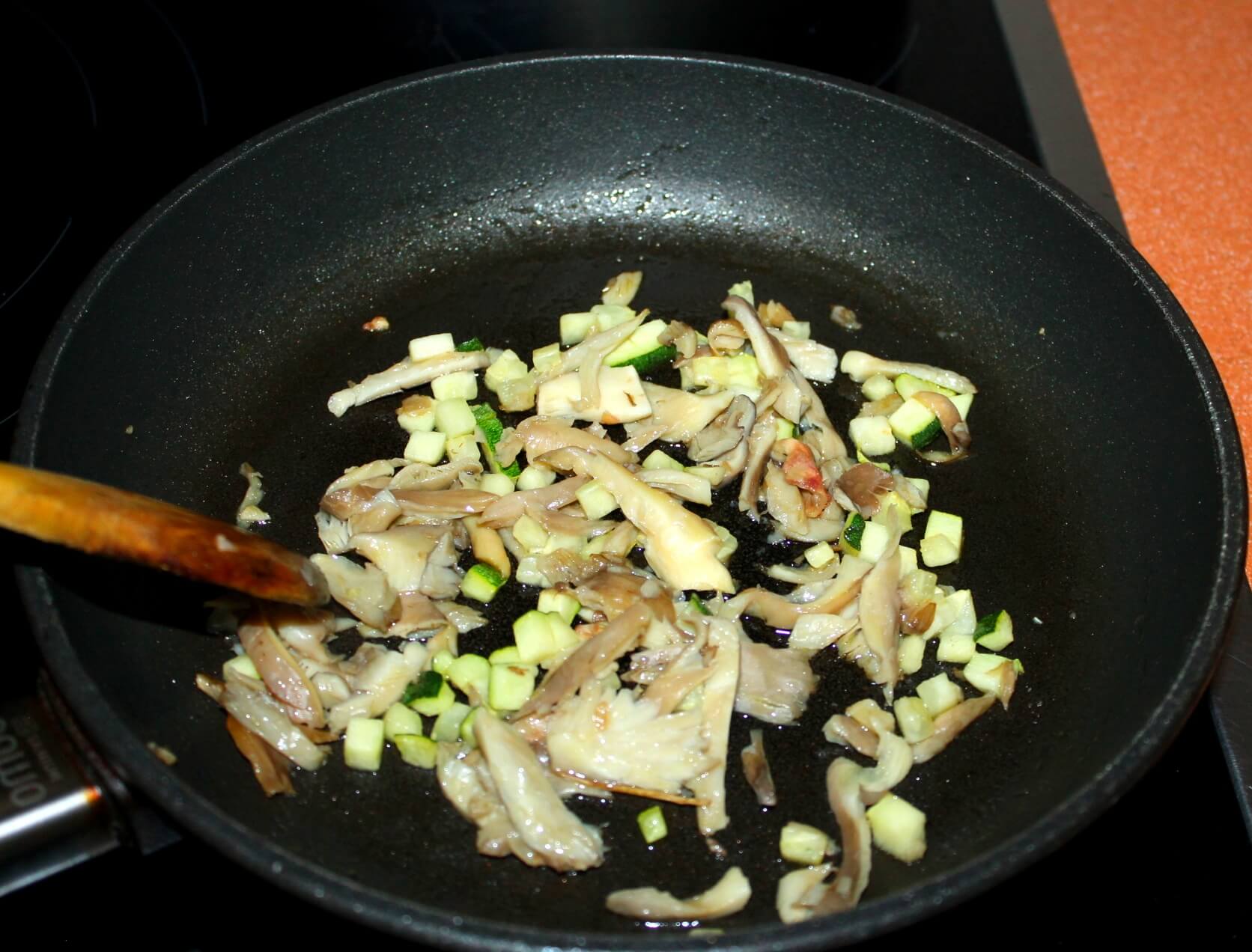 rehogado-setas-y-calabacn - Burbuja natural